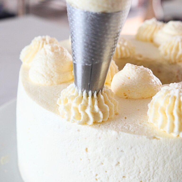 Stabilised Whipped Cream | Bake with Bakabee